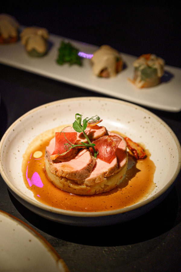 ดื่มด่ำบรรยากาศกับมื้ออาหารสุดพิเศษที่ Blue Sky Rooftop Bar & Dining