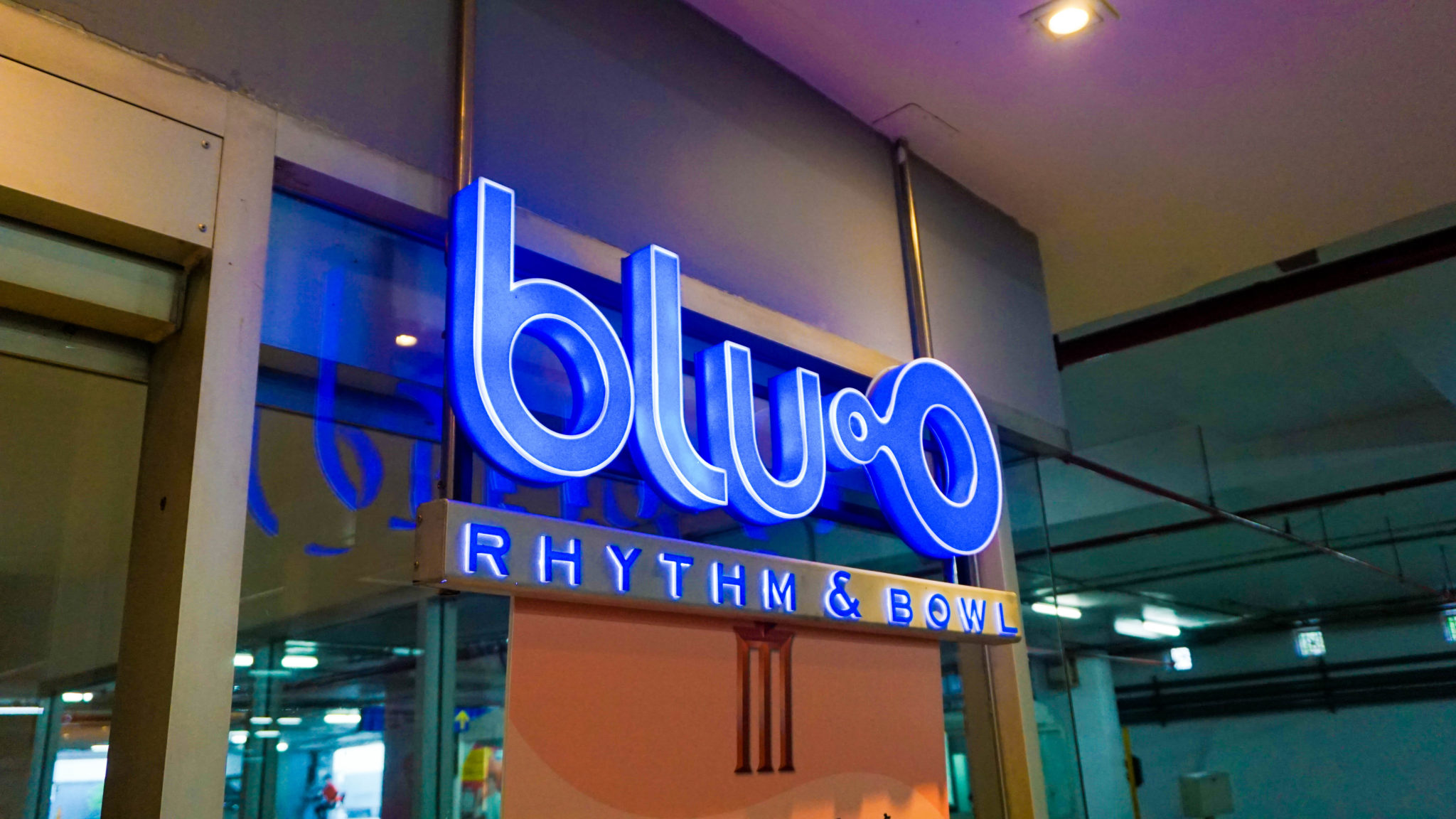 รีวิว Blu-o rhythm & bowl สนุกยกแก๊งค์ อิ่มบุฟเฟ่ต์ โยนโบว์ลิ่งไม่อั้น ...