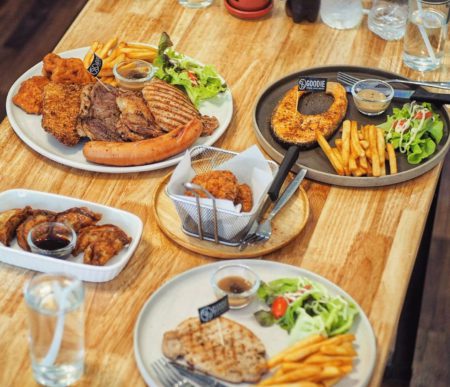 ชี้เป้า! 12 ร้านอาหาร จรัญสนิทวงศ์ บรรยากาศดี อาหารอร่อย สายกินต้องไม่พลาด