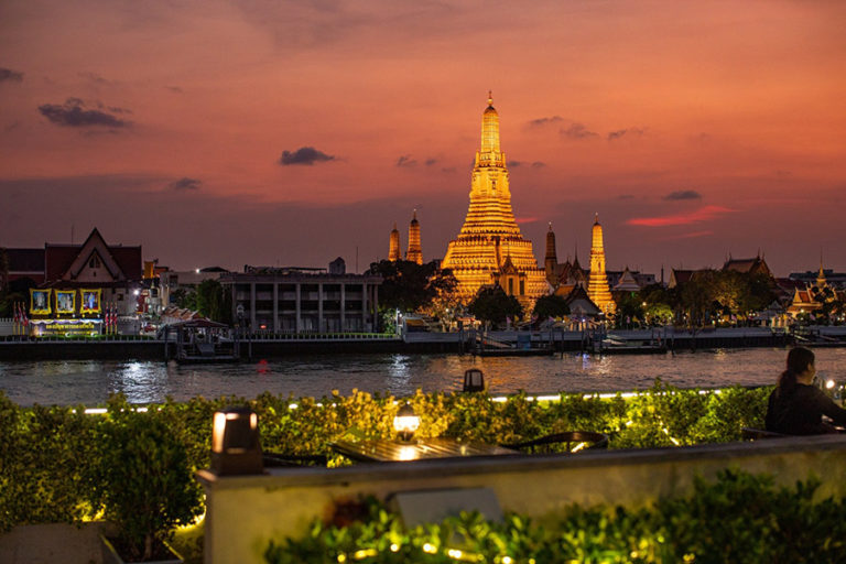 5 Restaurants by Chao Phraya River with Amazing Wat Arun View