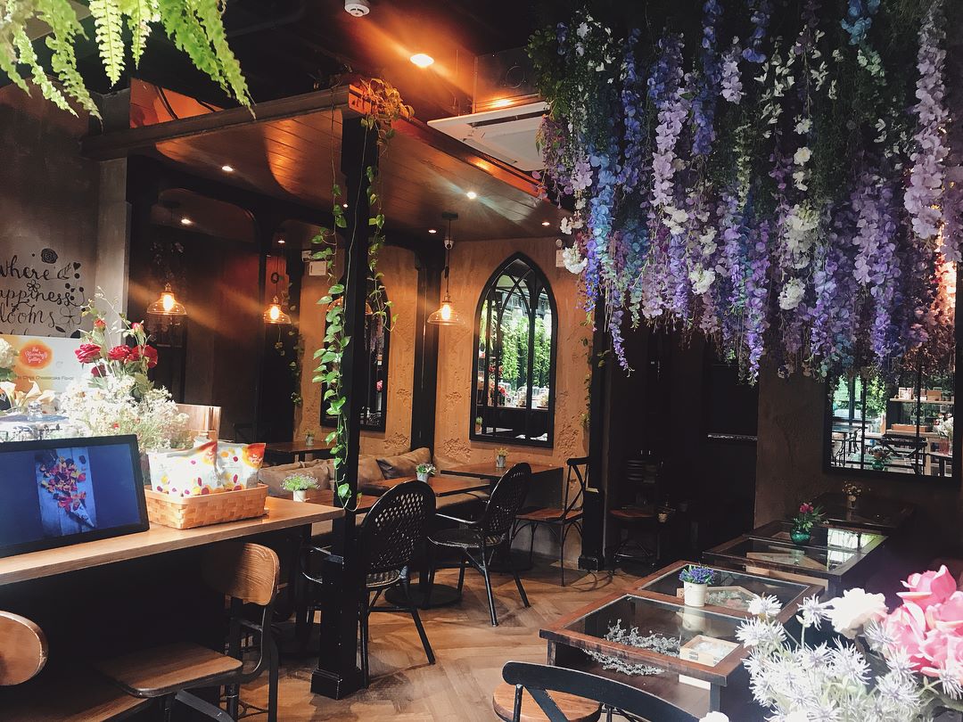 10 คาเฟ่ดอกไม้ เติมความนุ่มฟูให้หัวใจ ต้อนรับวันวาเลนไทน์