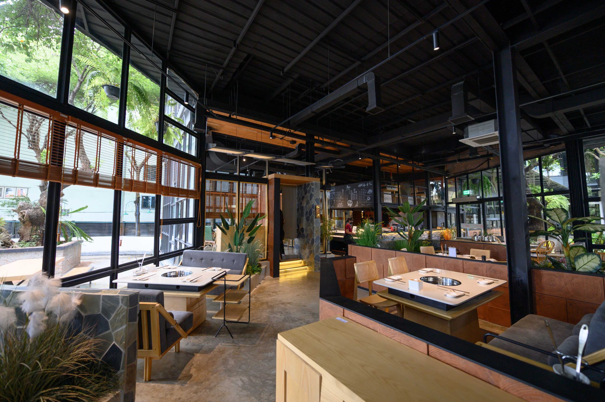 MJ Hotpot ชาบูหม่าล่า สไตล์เฉิงตู ที่ใหญ่ที่สุดในย่านพระราม 3