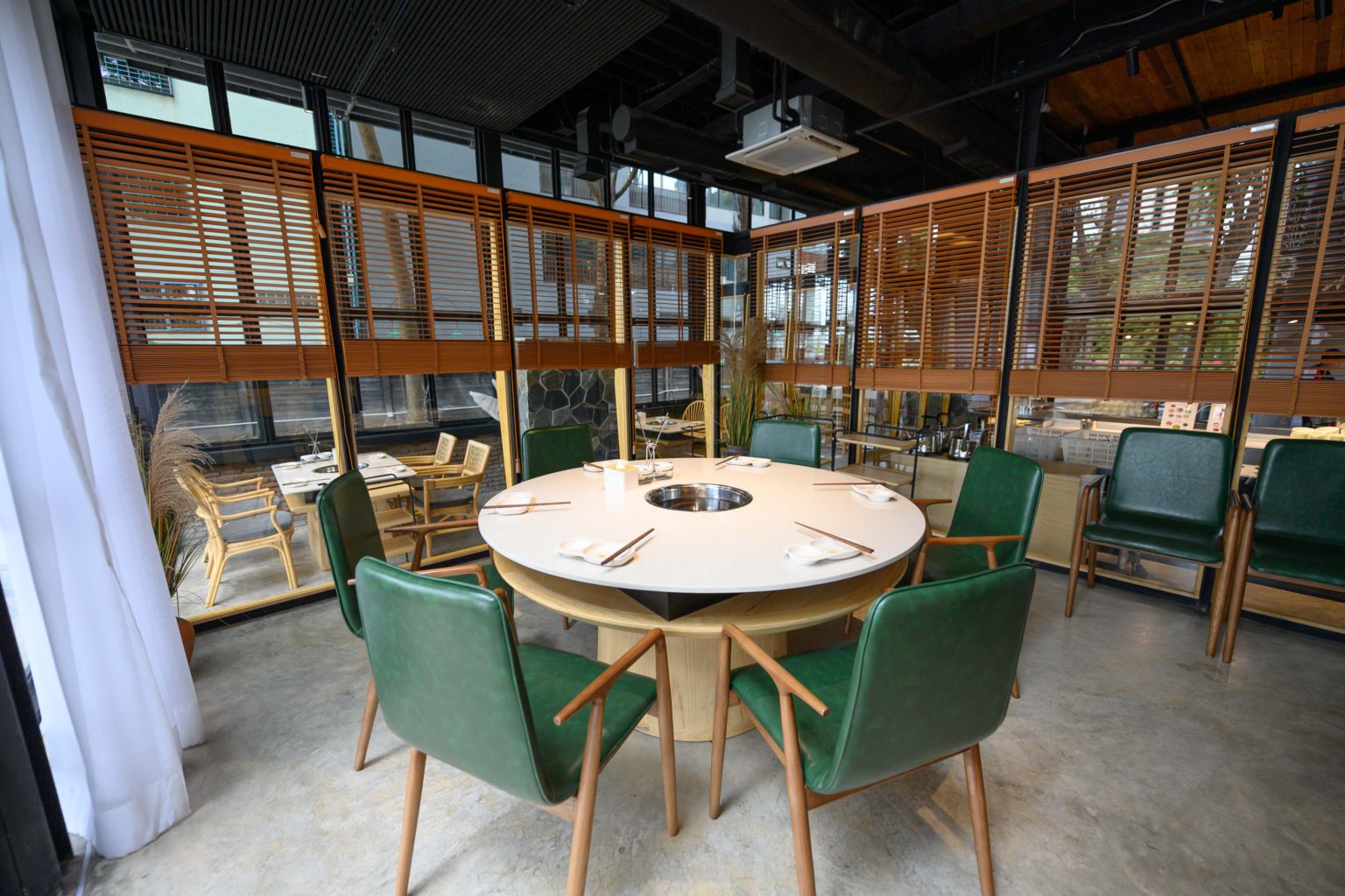 MJ Hotpot ชาบูหม่าล่า สไตล์เฉิงตู ที่ใหญ่ที่สุดในย่านพระราม 3