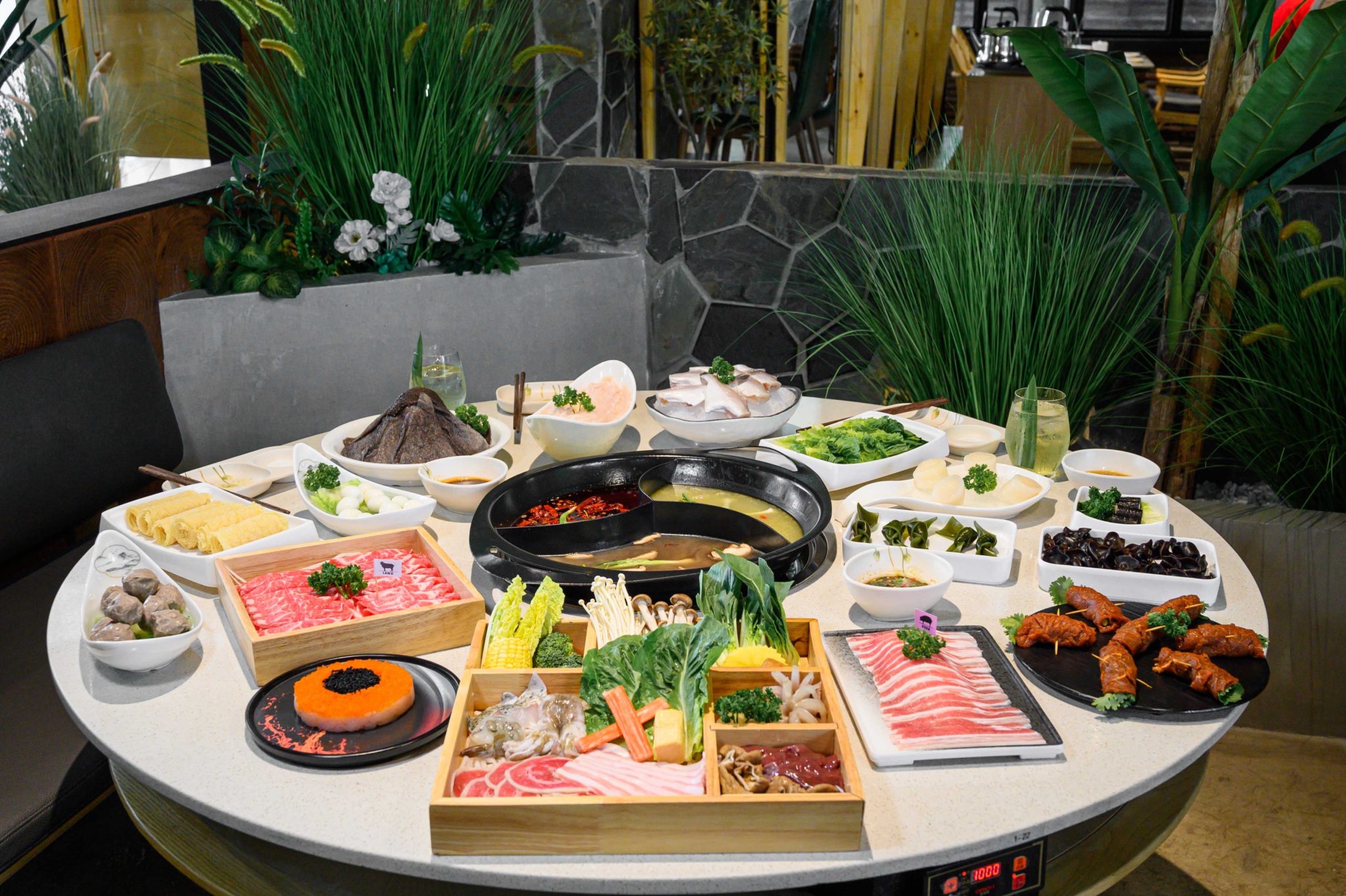 MJ Hotpot ชาบูหม่าล่า สไตล์เฉิงตู ที่ใหญ่ที่สุดในย่านพระราม 3