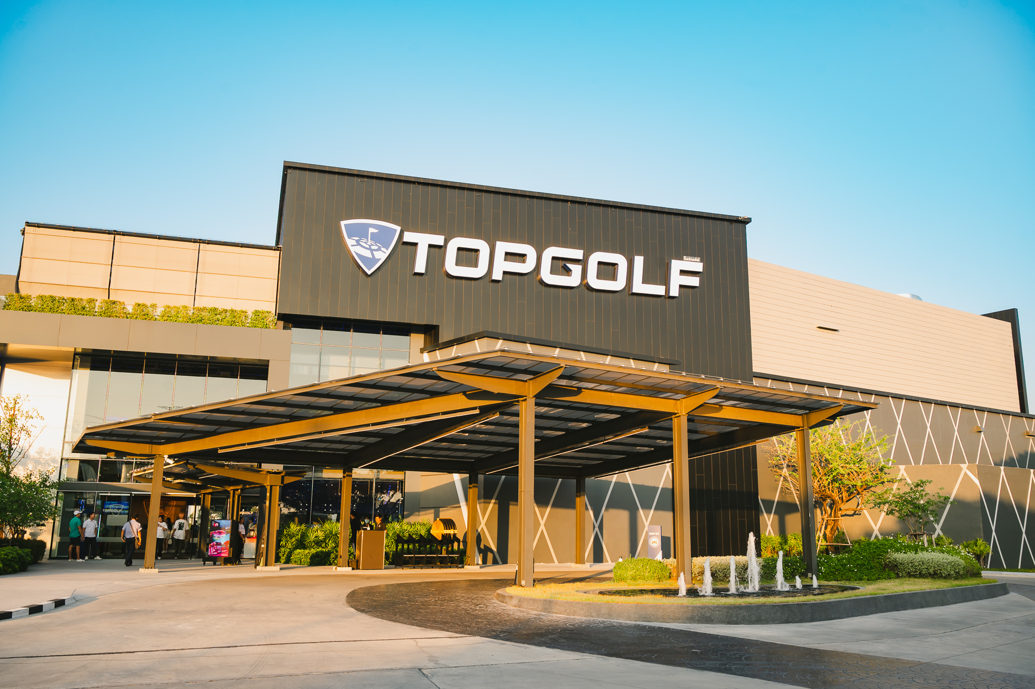 Topgolf Megacity แลนด์มาร์คสุดฮิตเอาใจสายปาร์ตี้ กิน เล่น ดื่ม จบในที่เดียว