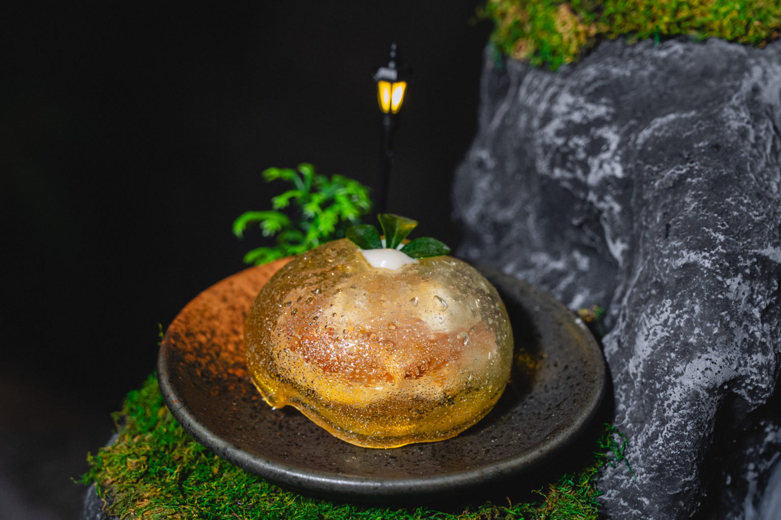 Myste Restaurant ไฟน์ไดนิ่งอลังการ ในถ้ำน้ำตกกลางสายหมอก ที่แรกของไทย