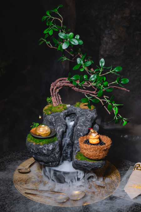 Myste Restaurant ไฟน์ไดนิ่งอลังการ ในถ้ำน้ำตกกลางสายหมอก ที่แรกของไทย