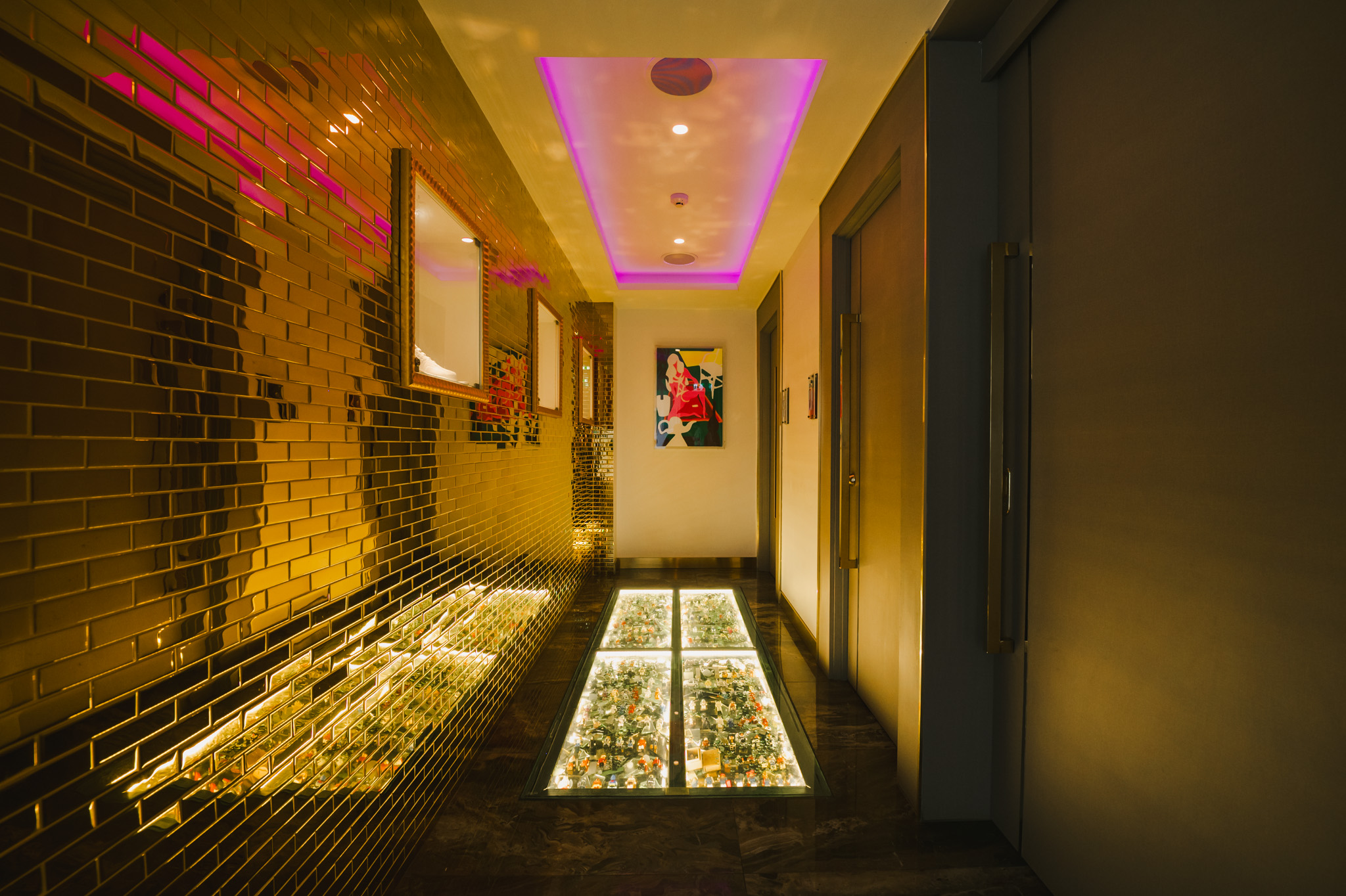 Frame Cafe & Restaurant ร้านอาหารฟิวชั่น พร้อมมิวเซียมเอาใจสาย Art Toys