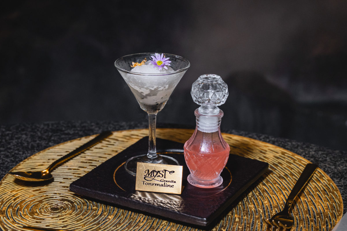 Myste Restaurant ไฟน์ไดนิ่งอลังการ ในถ้ำน้ำตกกลางสายหมอก ที่แรกของไทย