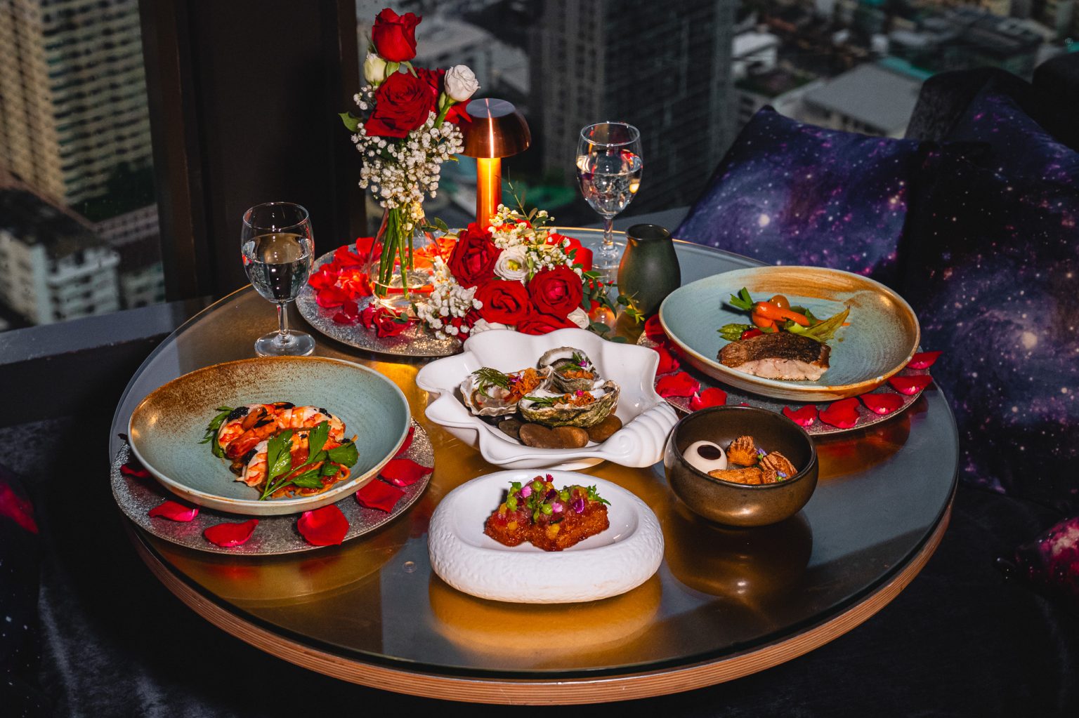 Vertigo TOO ดินเนอร์โรแมนติกใต้แสงดาว ชมวิวเมือง 180 องศาบนชั้น 60 ...