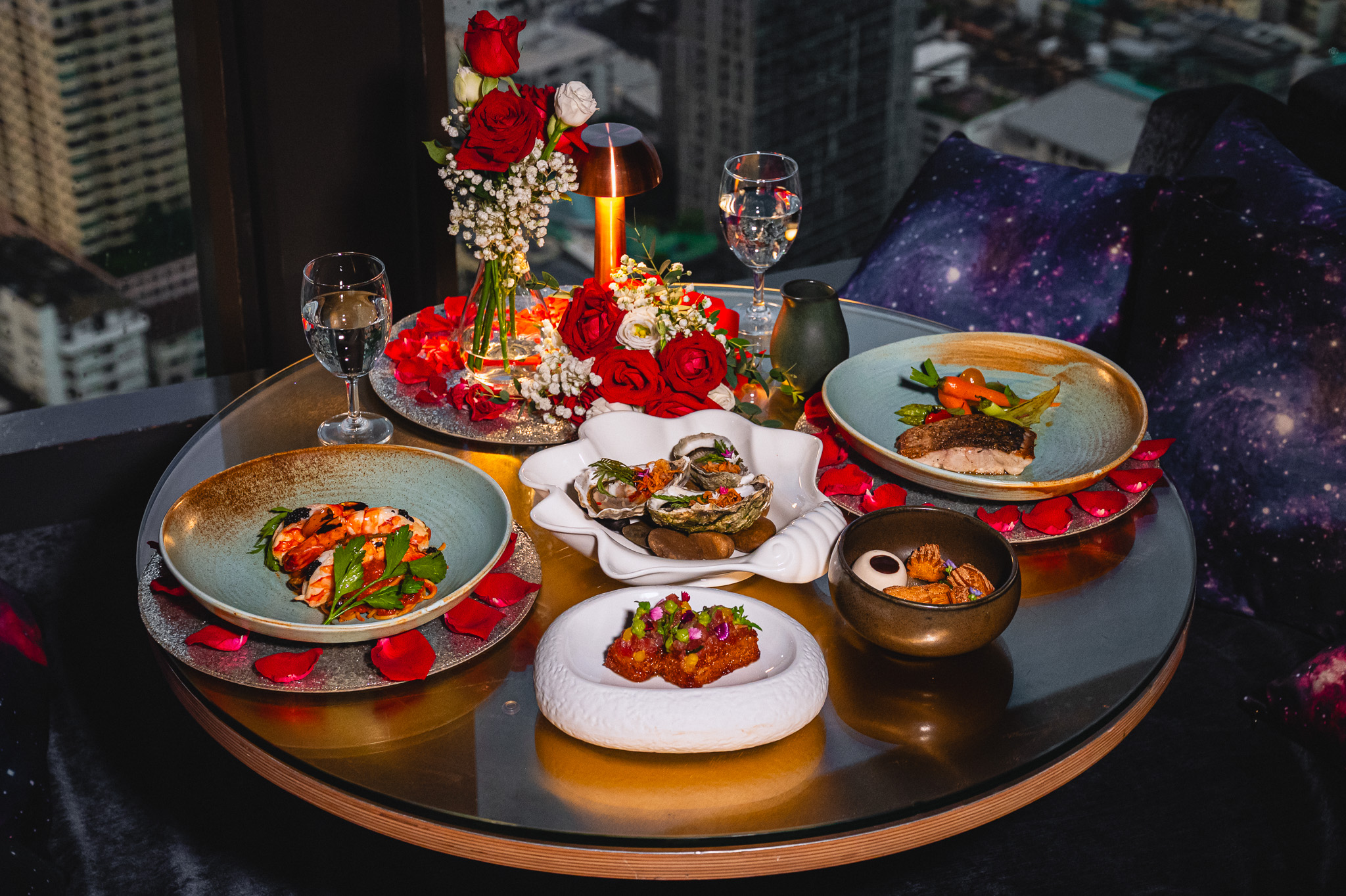 Vertigo TOO ดินเนอร์โรแมนติกใต้แสงดาว ชมวิวเมือง 180 องศาบนชั้น 60 ...